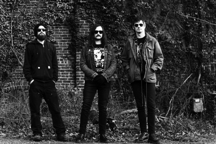 ALBUM REVIEW: Mammoth Grinder - Cosmic Crypt > Louder Than Words